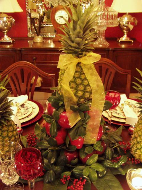 Williamsburg Apple Tree Centerpiece for Your Christmas Table