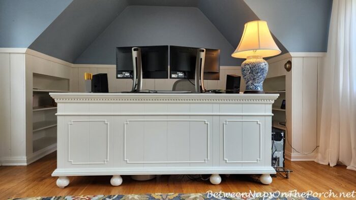Beautiful Executive Desk In White For The Home Office