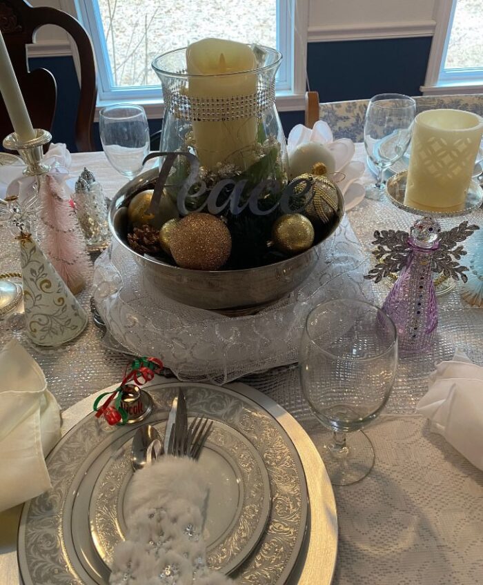 Proof You Can Create An Elegant, Beautiful Table Setting Without ...